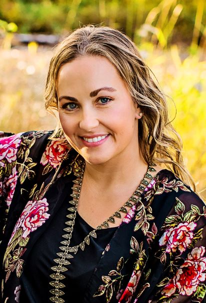 Michelle Headshot 1 - Burkhart Counseling, LLC